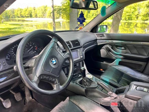 Black BMW 530 2001 in Valmiera, with an engine capacity of 3.00 L and mileage of 467 thousand km for 10699 €, photo 5 on AUTOMOTO.COM.LV