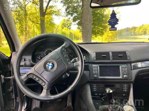Black BMW 530 2001 in Valmiera, with an engine capacity of 3.00 L and mileage of 467 thousand km for 3250 €, photo 5 on AUTOMOTO.COM.LV