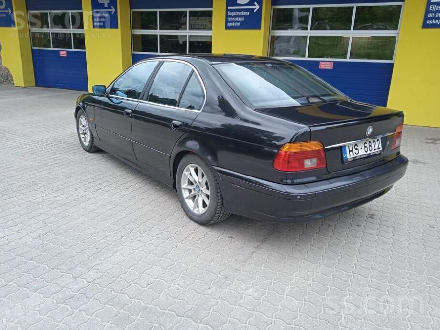 Black BMW 530 2001 in Valmiera, with an engine capacity of 3.00 L and mileage of 460 thousand km for 2850 €, photo 12 on AUTOMOTO.COM.LV