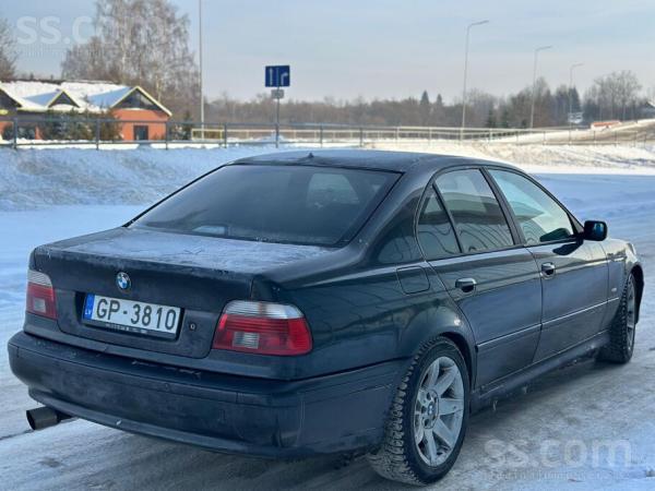 Black BMW 530 2001 in Rezekne, with an engine capacity of 3.00 L and mileage of 419 thousand km for 2100 €, photo 4 on AUTOMOTO.COM.LV