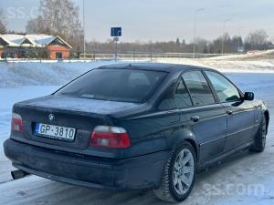 Melns BMW 530 2001 Rēzekne, ar dzinēja tilpumu 3.00 L un nobraukumu 419 tūkst. km par 2100 €, foto 4 vietnē AUTOMOTO.COM.LV