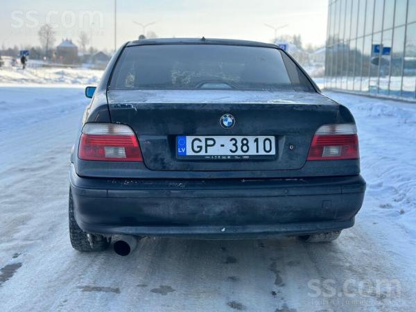 Black BMW 530 2001 in Rezekne, with an engine capacity of 3.00 L and mileage of 419 thousand km for 2100 €, photo 5 on AUTOMOTO.COM.LV