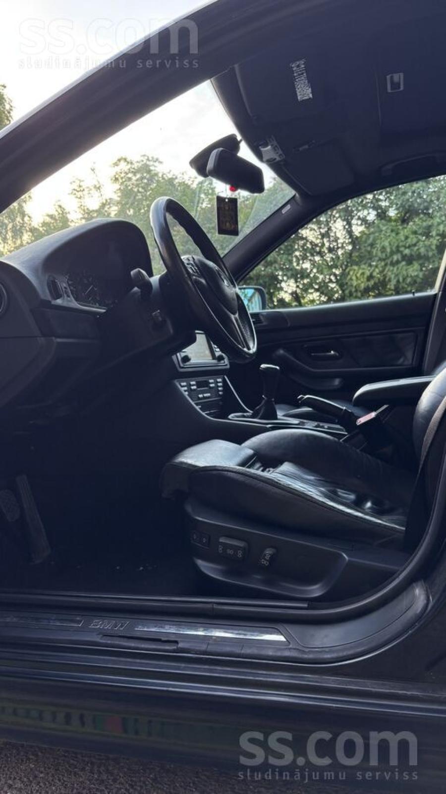 Melns BMW 530 2001 Rīga, ar dzinēja tilpumu 3.00 L un nobraukumu 331 tūkst. km par 4000 €, foto 9 vietnē AUTOMOTO.COM.LV
