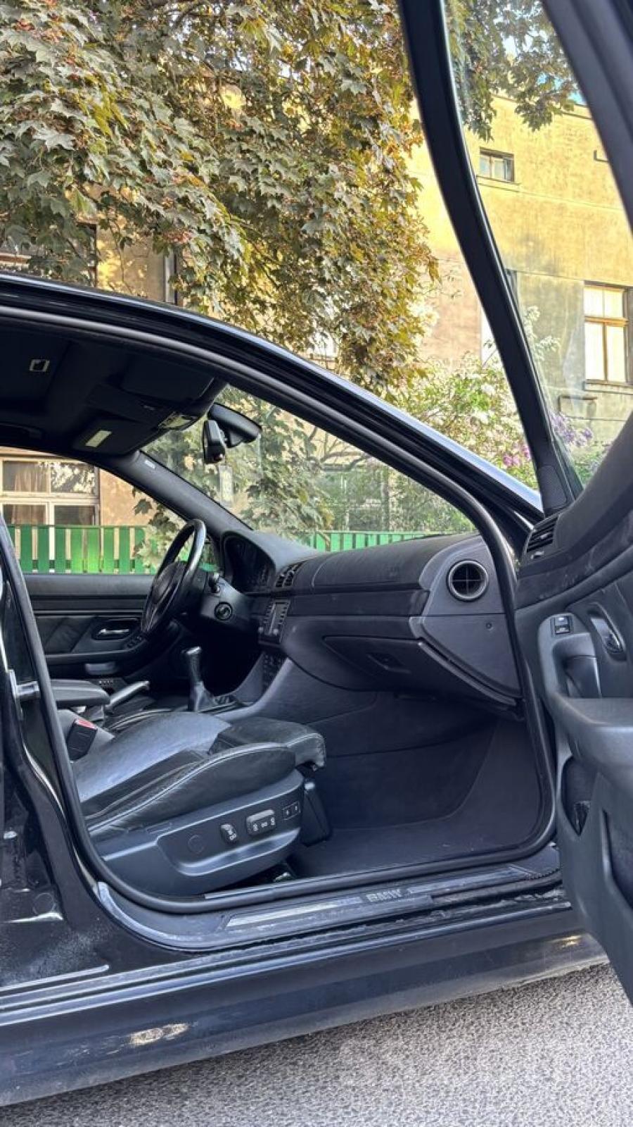 Melns BMW 530 2001 Rīga, ar dzinēja tilpumu 3.00 L un nobraukumu 331 tūkst. km par 4000 €, foto 12 vietnē AUTOMOTO.COM.LV