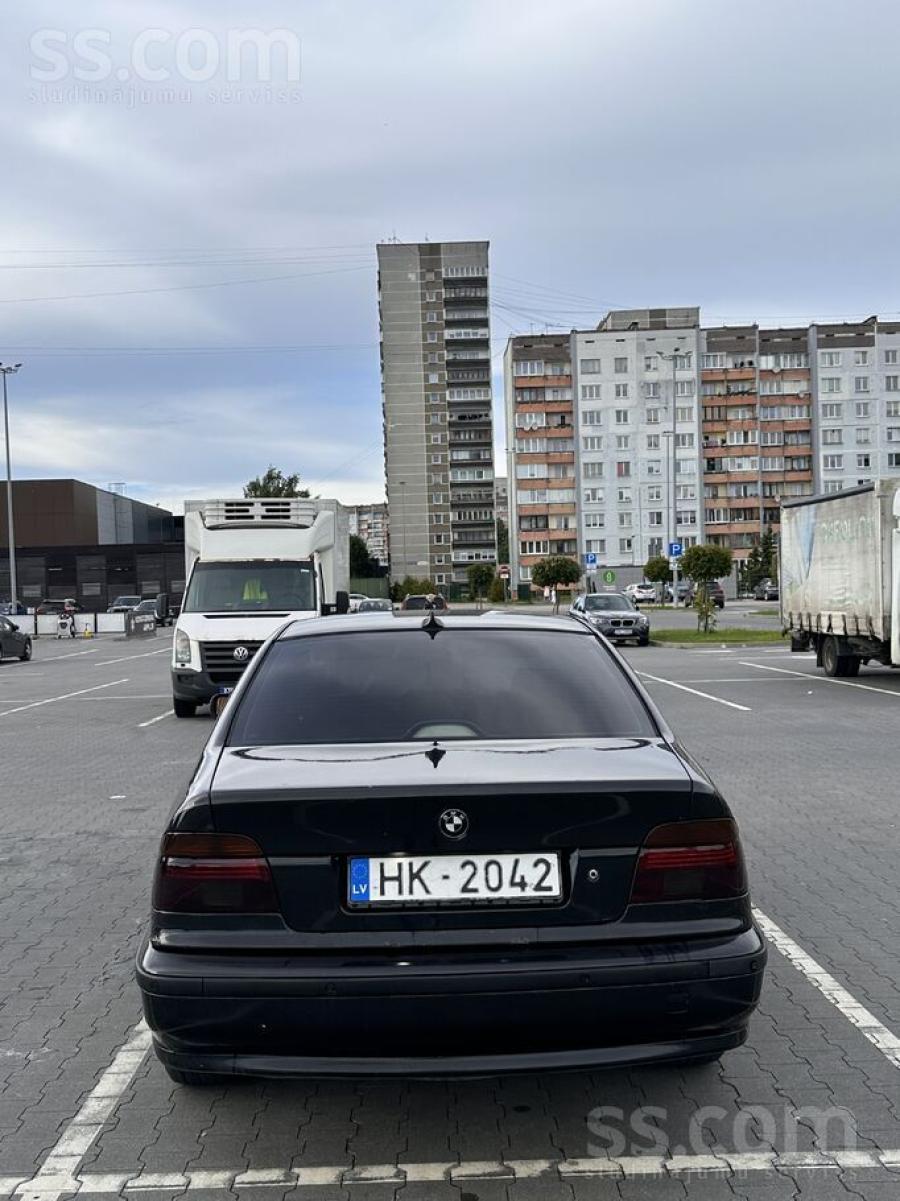 Melns BMW 530 2001 Rīga, ar dzinēja tilpumu 3.00 L un nobraukumu 397 tūkst. km par 1950 €, foto 5 vietnē AUTOMOTO.COM.LV
