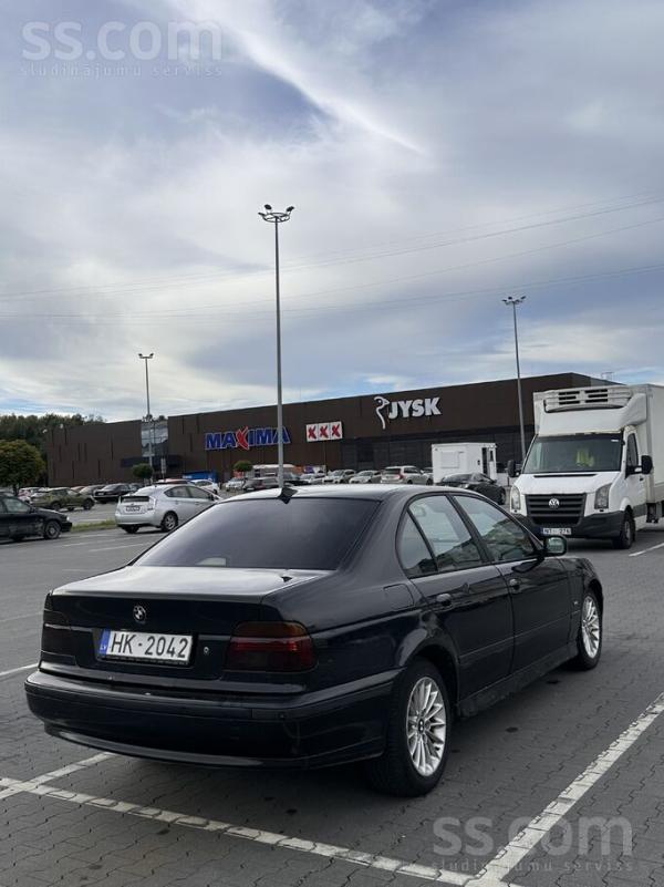 Black BMW 530 2001 in Riga, with an engine capacity of 3.00 L and mileage of 397 thousand km for 1950 €, photo 5 on AUTOMOTO.COM.LV