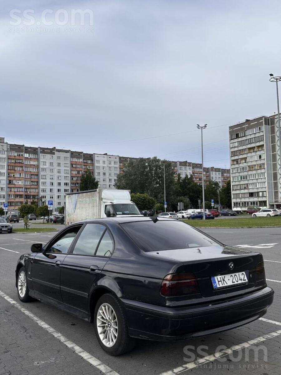 Black BMW 530 2001 in Rezekne, with an engine capacity of 3.00 L and mileage of 397 thousand km for 1750 €, photo 4 on AUTOMOTO.COM.LV