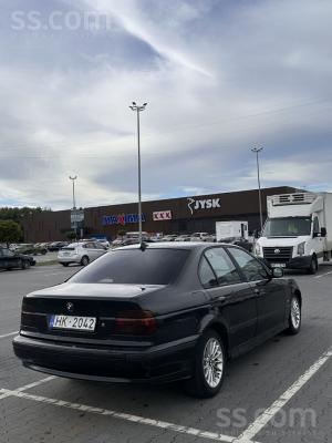 Black BMW 530 2001 in Rezekne, with an engine capacity of 3.00 L and mileage of 397 thousand km for 1750 €, photo 6 on AUTOMOTO.COM.LV