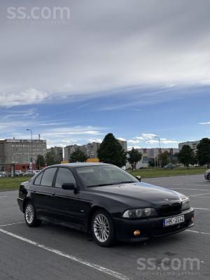 Black BMW 530 2001 in Rezekne, with an engine capacity of 3.00 L and mileage of 397 thousand km for 1750 €, photo 7 on AUTOMOTO.COM.LV