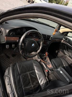 Black BMW 530 2001 in Rezekne, with an engine capacity of 3.00 L and mileage of 397 thousand km for 1750 €, photo 8 on AUTOMOTO.COM.LV