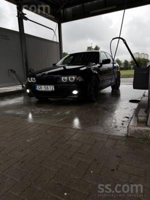 Melns BMW 530 2001 Liepāja, ar dzinēja tilpumu 3.00 L un nobraukumu 331 tūkst. km par 4300 €, foto  vietnē AUTOMOTO.COM.LV