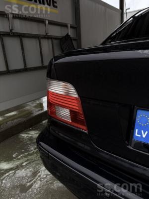 Melns BMW 530 2001 Liepāja, ar dzinēja tilpumu 3.00 L un nobraukumu 331 tūkst. km par 4300 €, foto 3 vietnē AUTOMOTO.COM.LV