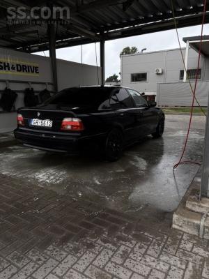Melns BMW 530 2001 Liepāja, ar dzinēja tilpumu 3.00 L un nobraukumu 331 tūkst. km par 4300 €, foto 11 vietnē AUTOMOTO.COM.LV