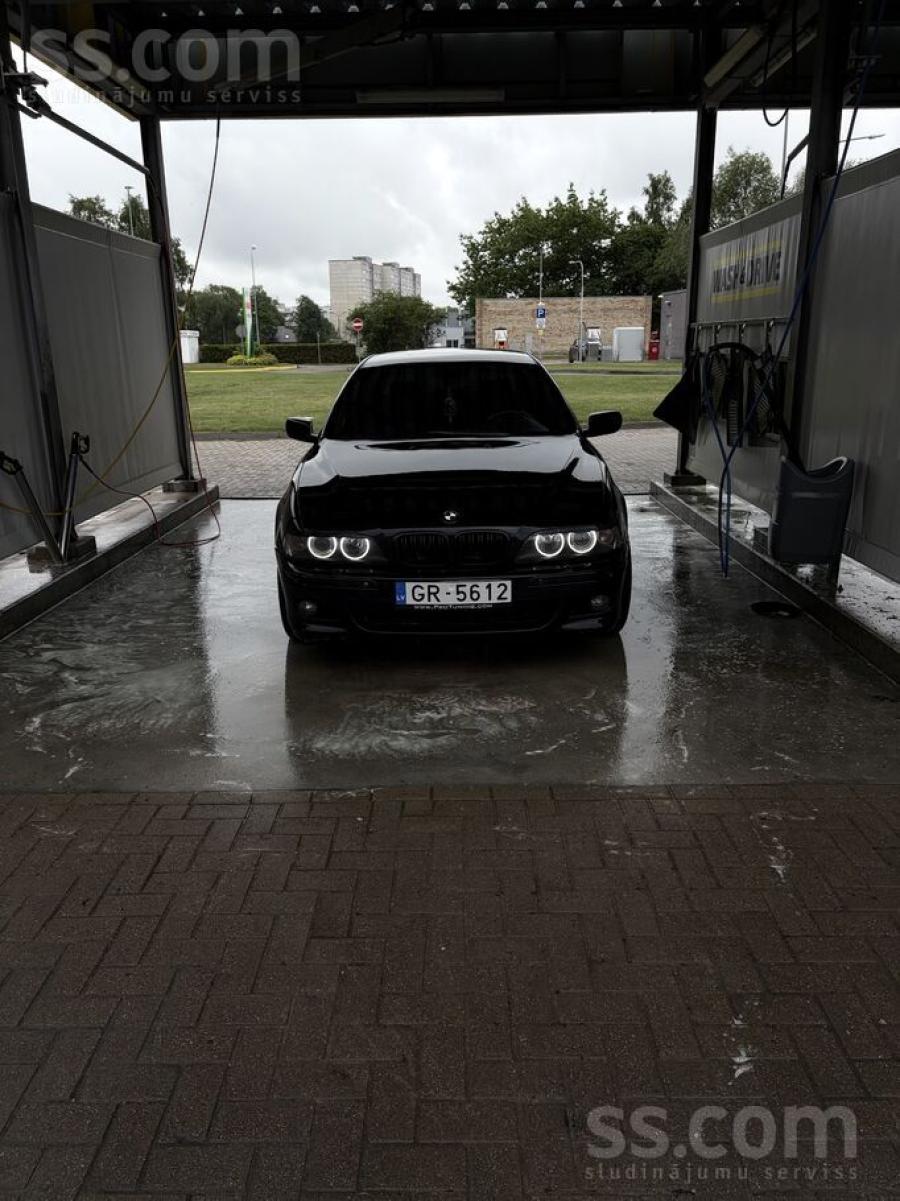 Melns BMW 530 2001 Liepāja, ar dzinēja tilpumu 3.00 L un nobraukumu 331 tūkst. km par 4300 €, foto 15 vietnē AUTOMOTO.COM.LV
