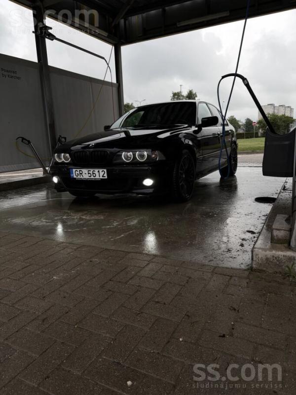 Melns BMW 530 2001 Liepāja, ar dzinēja tilpumu 3.00 L un nobraukumu 331 tūkst. km par 4300 €, foto 2 vietnē AUTOMOTO.COM.LV