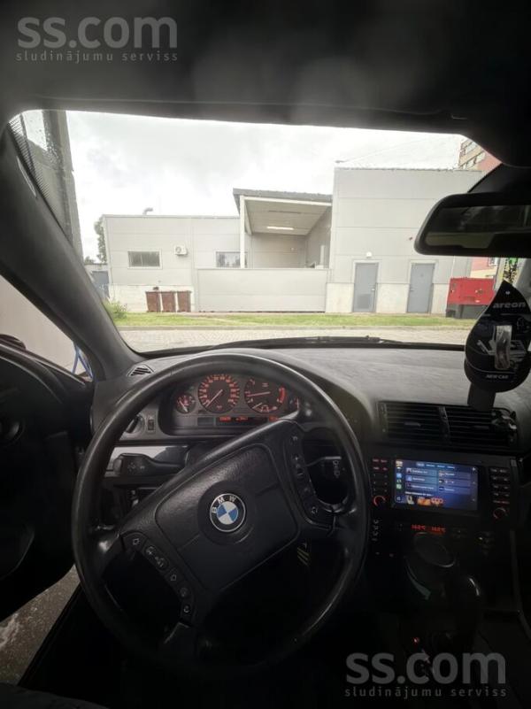Melns BMW 530 2001 Liepāja, ar dzinēja tilpumu 3.00 L un nobraukumu 331 tūkst. km par 4300 €, foto 6 vietnē AUTOMOTO.COM.LV