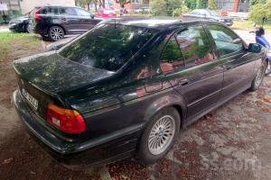 Melns BMW 530 2001 Liepāja, ar dzinēja tilpumu 3.00 L un nobraukumu 250 tūkst. km par 4900 €, foto 3 vietnē AUTOMOTO.COM.LV