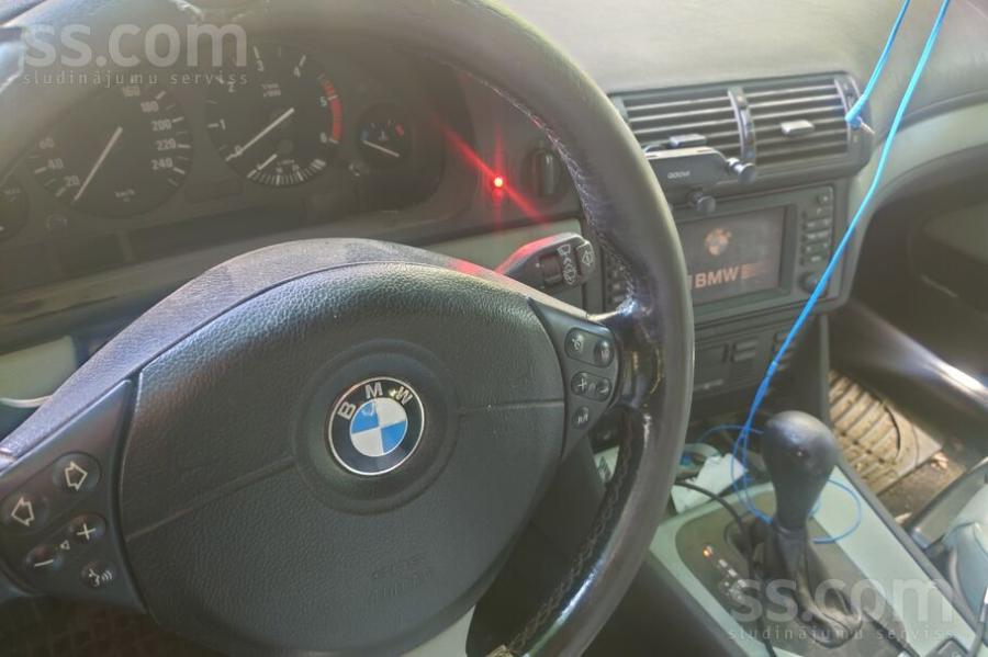 Melns BMW 530 2001 Liepāja, ar dzinēja tilpumu 3.00 L un nobraukumu 250 tūkst. km par 4900 €, foto 4 vietnē AUTOMOTO.COM.LV
