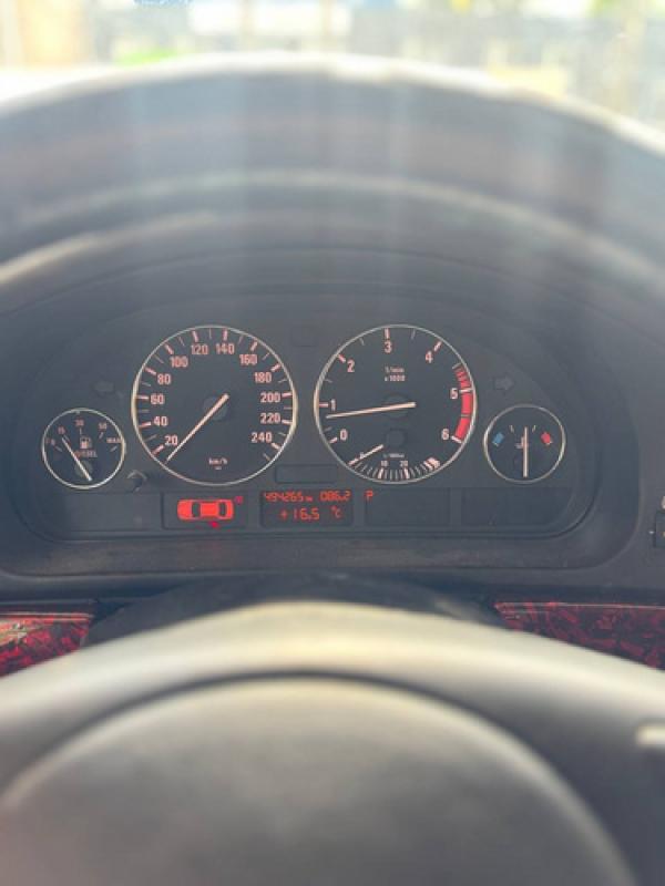 Melns BMW 530 2001 Tallina, ar dzinēja tilpumu 3.00 L un nobraukumu 475 tūkst. km par 2300 €, foto 9 vietnē AUTOMOTO.COM.LV