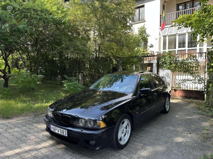 Черный БМВ 530 2001 в Вильнюс, объемом двигателя 2.93 л и пробегом 380 тыс. км за 3700 €, фото 1 на AUTOMOTO.COM.LV