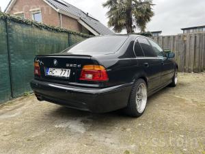 Black BMW 530 2002 in Riga, with an engine capacity of 3.00 L and mileage of 330 thousand km for 9990 €, photo 2 on AUTOMOTO.COM.LV