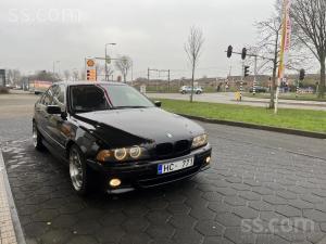 Black BMW 530 2002 in Riga, with an engine capacity of 3.00 L and mileage of 330 thousand km for 9990 €, photo 6 on AUTOMOTO.COM.LV