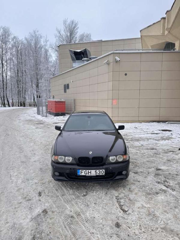 Black BMW 530 2002 in Elektrenai, with an engine capacity of 2.99 L and mileage of 400 thousand km for 1650 €, photo 1 on AUTOMOTO.COM.LV