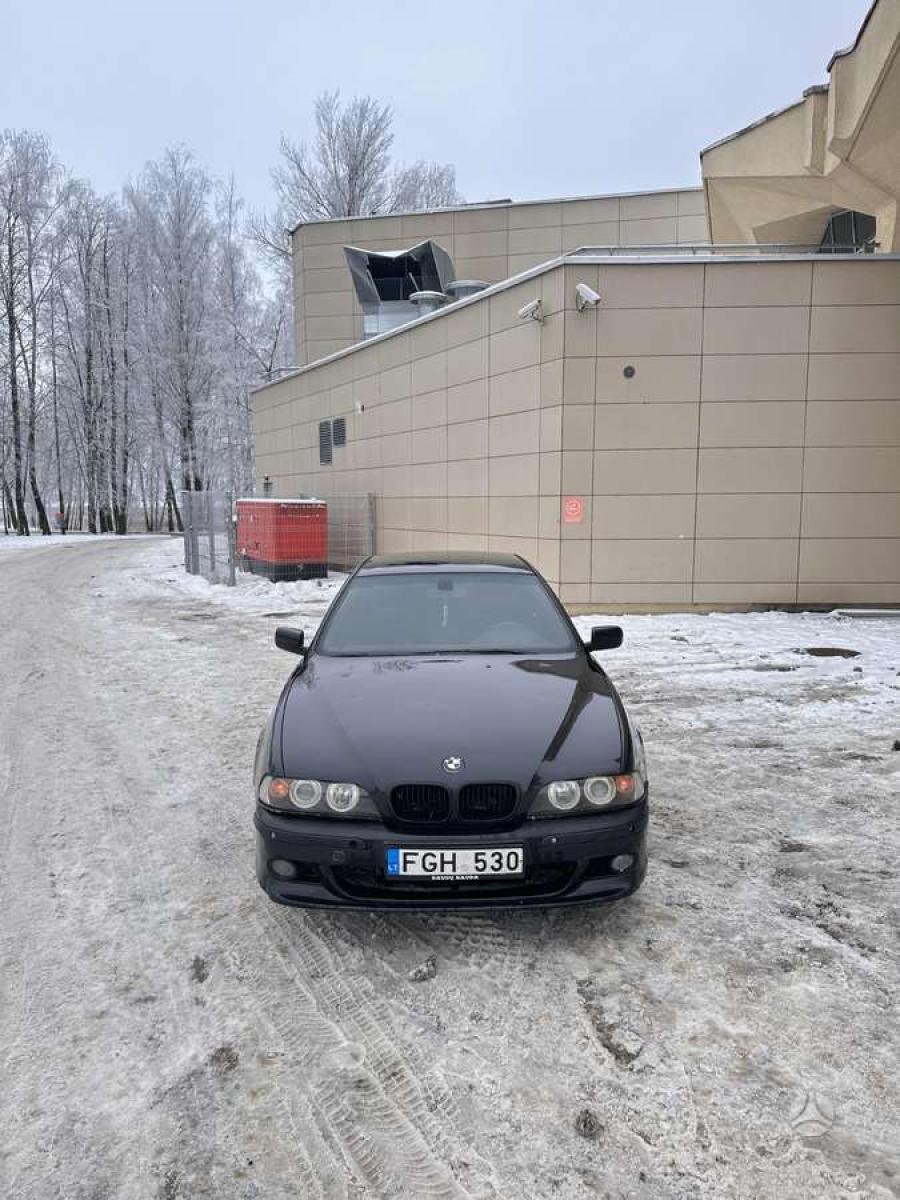 Melns BMW 530 2002 Elektrėnai, ar dzinēja tilpumu 2.99 L un nobraukumu 400 tūkst. km par 1650 €, foto 1 vietnē AUTOMOTO.COM.LV