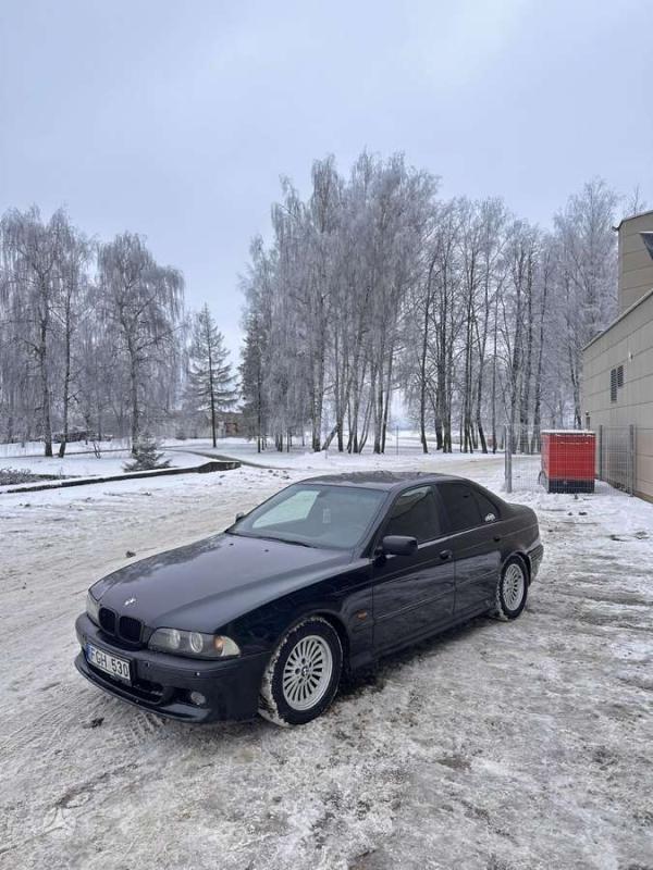 Black BMW 530 2002 in Elektrenai, with an engine capacity of 2.99 L and mileage of 400 thousand km for 1650 €, photo 2 on AUTOMOTO.COM.LV