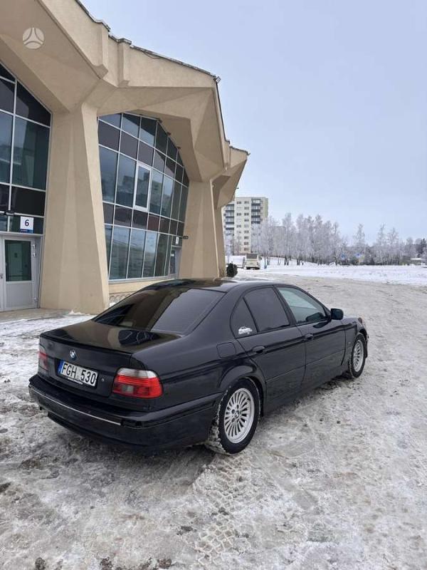 Black BMW 530 2002 in Elektrenai, with an engine capacity of 2.99 L and mileage of 400 thousand km for 1650 €, photo 4 on AUTOMOTO.COM.LV