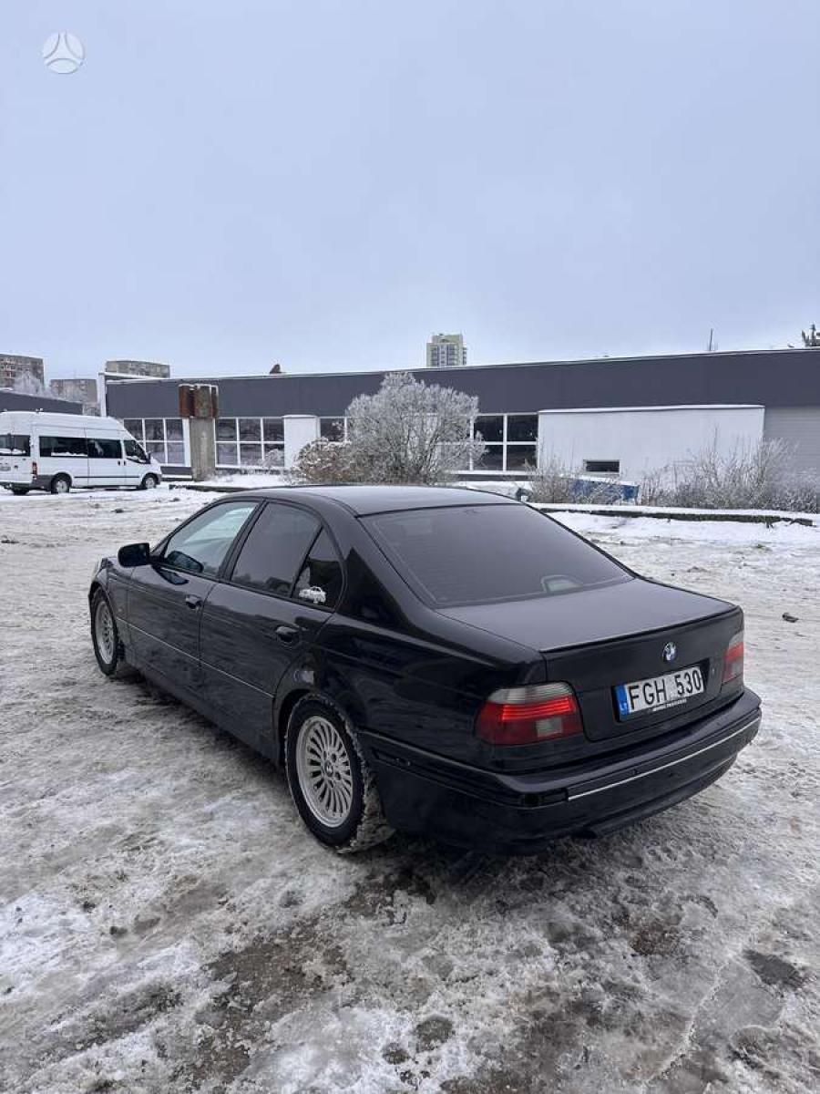 Melns BMW 530 2002 Elektrėnai, ar dzinēja tilpumu 2.99 L un nobraukumu 400 tūkst. km par 1650 €, foto 5 vietnē AUTOMOTO.COM.LV