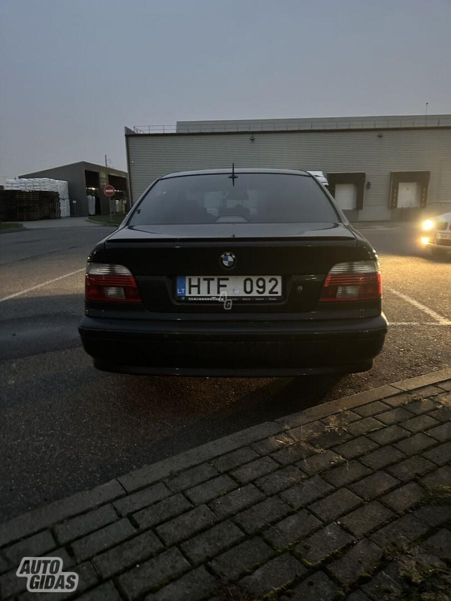 Melns BMW 530 2002 Klaipėda, ar dzinēja tilpumu 3.00 L un nobraukumu 360 tūkst. km par 3800 €, foto 5 vietnē AUTOMOTO.COM.LV