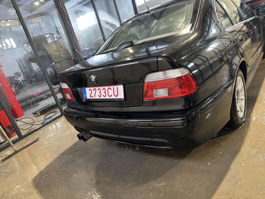 Melns BMW 530 2002 Viļņa, ar dzinēja tilpumu 3.00 L un nobraukumu 524 tūkst. km par 4200 €, foto 2 vietnē AUTOMOTO.COM.LV