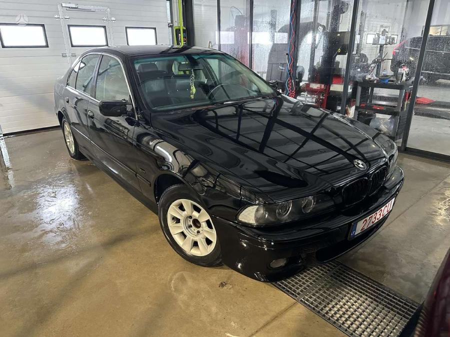 Melns BMW 530 2002 Viļņa, ar dzinēja tilpumu 3.00 L un nobraukumu 524 tūkst. km par 4200 €, foto 12 vietnē AUTOMOTO.COM.LV