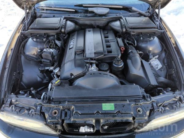 Melns BMW 530 2002 Rīga, ar dzinēja tilpumu 3.00 L un nobraukumu 210 tūkst. km par 6900 €, foto 6 vietnē AUTOMOTO.COM.LV