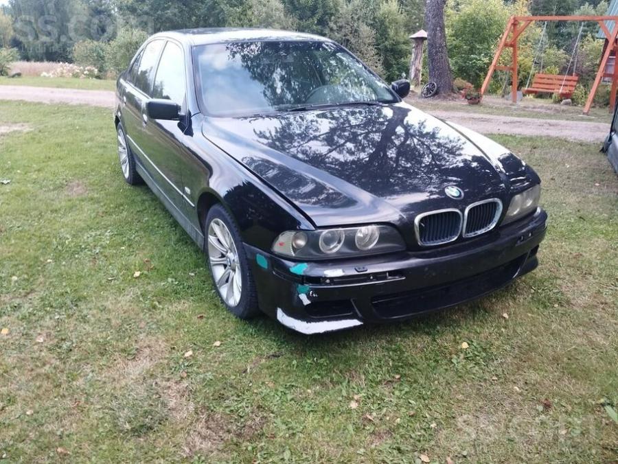 Black BMW 530 2002 in Ludza, with an engine capacity of 3.00 L and mileage of 450 thousand km for 1300 €, photo 8 on AUTOMOTO.COM.LV