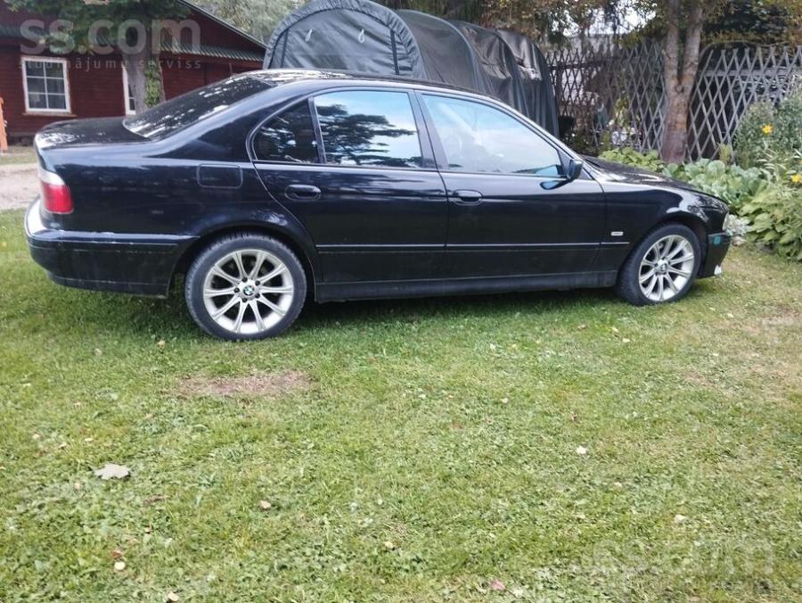 Black BMW 530 2002 in Ludza, with an engine capacity of 3.00 L and mileage of 450 thousand km for 1300 €, photo 15 on AUTOMOTO.COM.LV