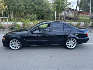 Melns BMW 530 2002 Viļņa, ar dzinēja tilpumu 2.93 L un nobraukumu 425 tūkst. km par 4200 €, foto 4 vietnē AUTOMOTO.COM.LV