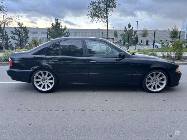 Melns BMW 530 2002 Viļņa, ar dzinēja tilpumu 2.93 L un nobraukumu 425 tūkst. km par 4200 €, foto 8 vietnē AUTOMOTO.COM.LV