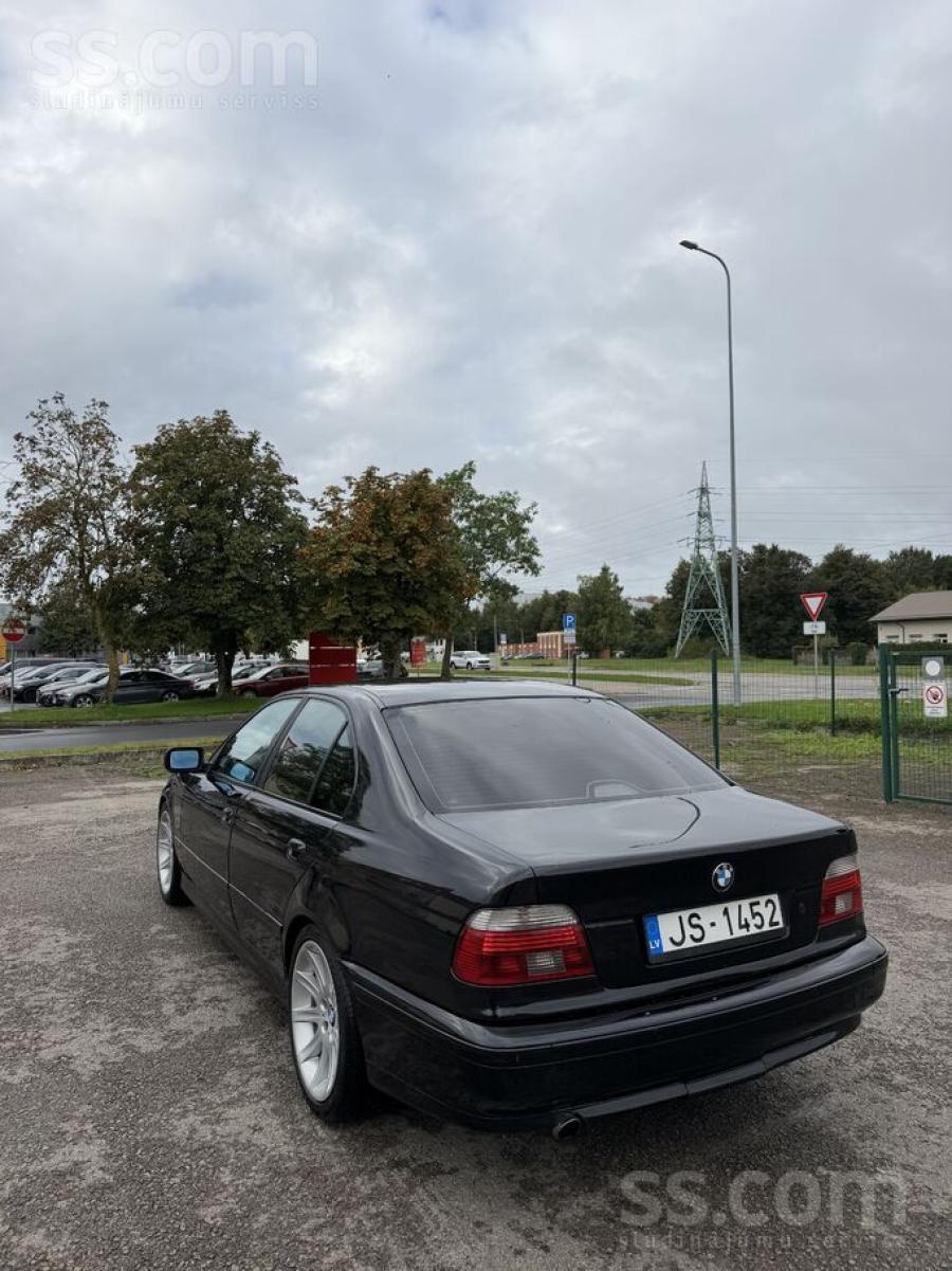 Black BMW 530 2002 in Riga, with an engine capacity of 3.00 L and mileage of 451 thousand km for 5400 €, photo 3 on AUTOMOTO.COM.LV