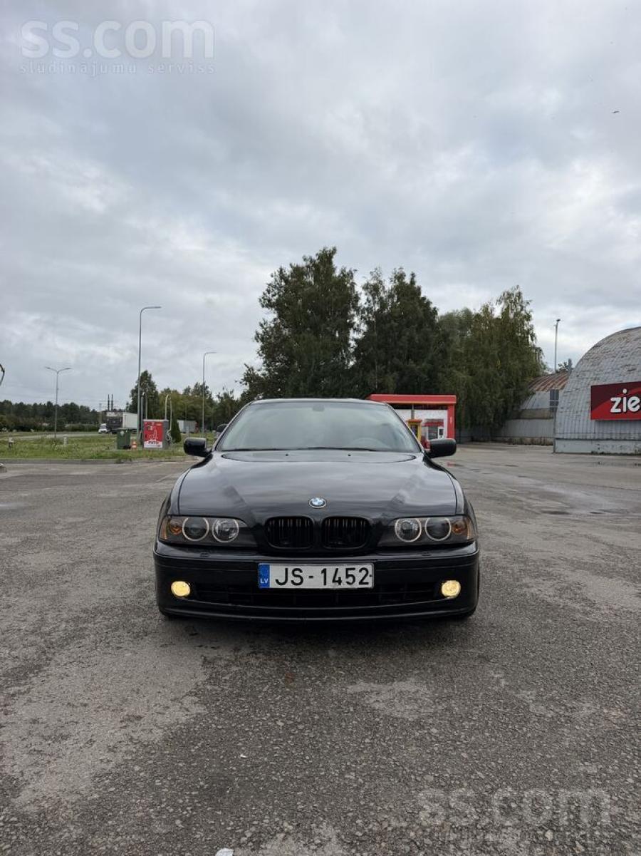 Black BMW 530 2002 in Riga, with an engine capacity of 3.00 L and mileage of 451 thousand km for 5400 €, photo 6 on AUTOMOTO.COM.LV