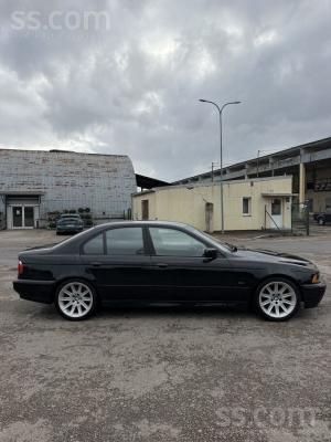Black BMW 530 2002 in Riga, with an engine capacity of 3.00 L and mileage of 451 thousand km for 5400 €, photo 8 on AUTOMOTO.COM.LV