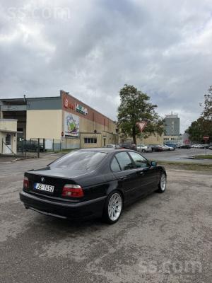 Black BMW 530 2002 in Riga, with an engine capacity of 3.00 L and mileage of 451 thousand km for 5400 €, photo 9 on AUTOMOTO.COM.LV