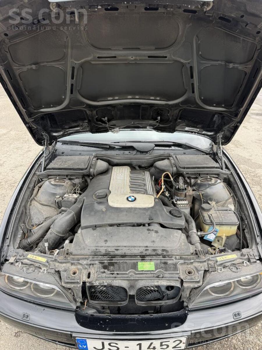 Black BMW 530 2002 in Riga, with an engine capacity of 3.00 L and mileage of 451 thousand km for 5400 €, photo 18 on AUTOMOTO.COM.LV