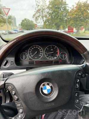 Black BMW 530 2002 in Riga, with an engine capacity of 3.00 L and mileage of 451 thousand km for 5400 €, photo 19 on AUTOMOTO.COM.LV