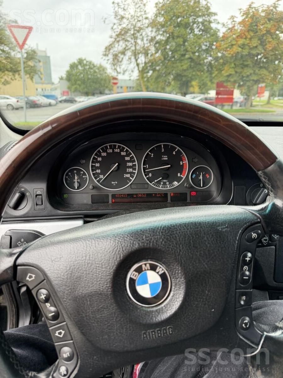 Black BMW 530 2002 in Riga, with an engine capacity of 3.00 L and mileage of 451 thousand km for 5400 €, photo 19 on AUTOMOTO.COM.LV