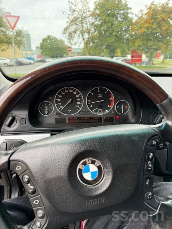 Black BMW 530 2002 in Riga, with an engine capacity of 3.00 L and mileage of 451 thousand km for 3700 €, photo 10 on AUTOMOTO.COM.LV