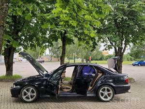 Melns BMW 530 2003 Rīga, ar dzinēja tilpumu 3.00 L un nobraukumu 408 tūkst. km par 4999 €, foto 4 vietnē AUTOMOTO.COM.LV