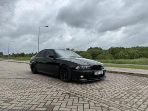 Melns BMW 530 2003 Dobele, ar dzinēja tilpumu 3.00 L un nobraukumu 444 tūkst. km par 7000 €, foto 4 vietnē AUTOMOTO.COM.LV