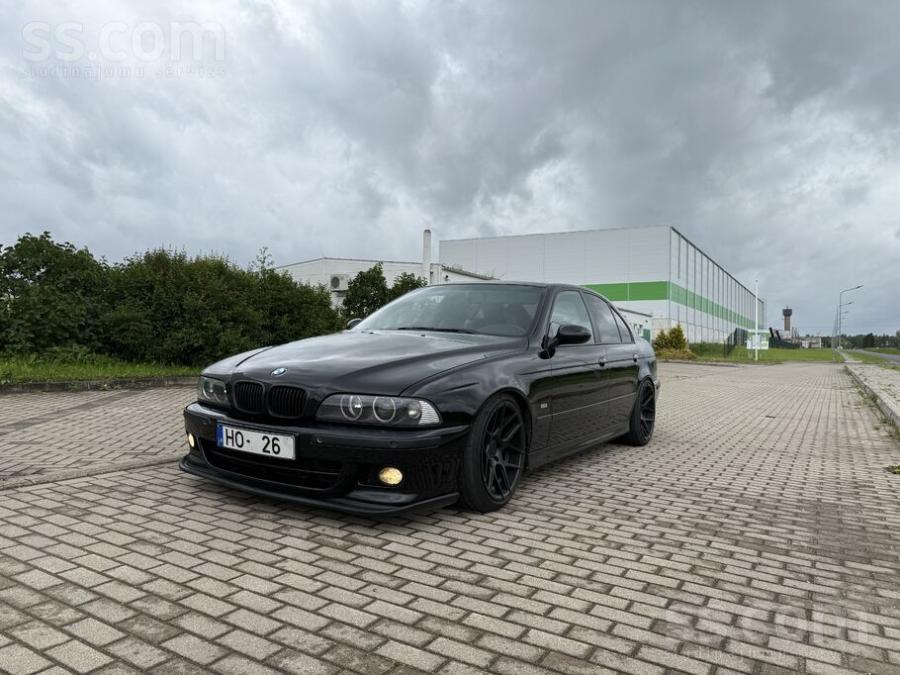 Melns BMW 530 2003 Dobele, ar dzinēja tilpumu 3.00 L un nobraukumu 444 tūkst. km par 7000 €, foto 5 vietnē AUTOMOTO.COM.LV